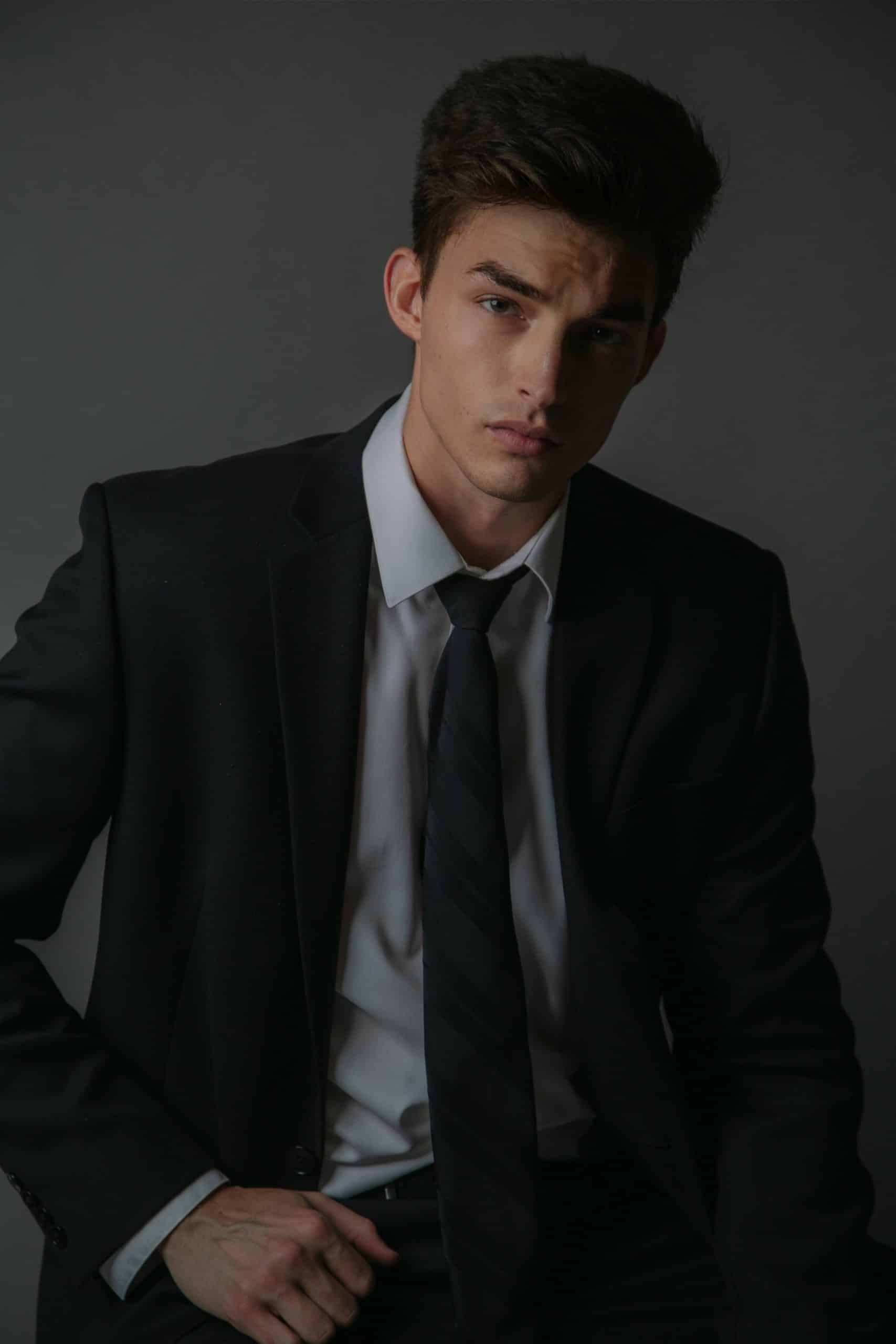 The Inspiring Journey of Cade Parker, the Famous Model Who Turned into ...